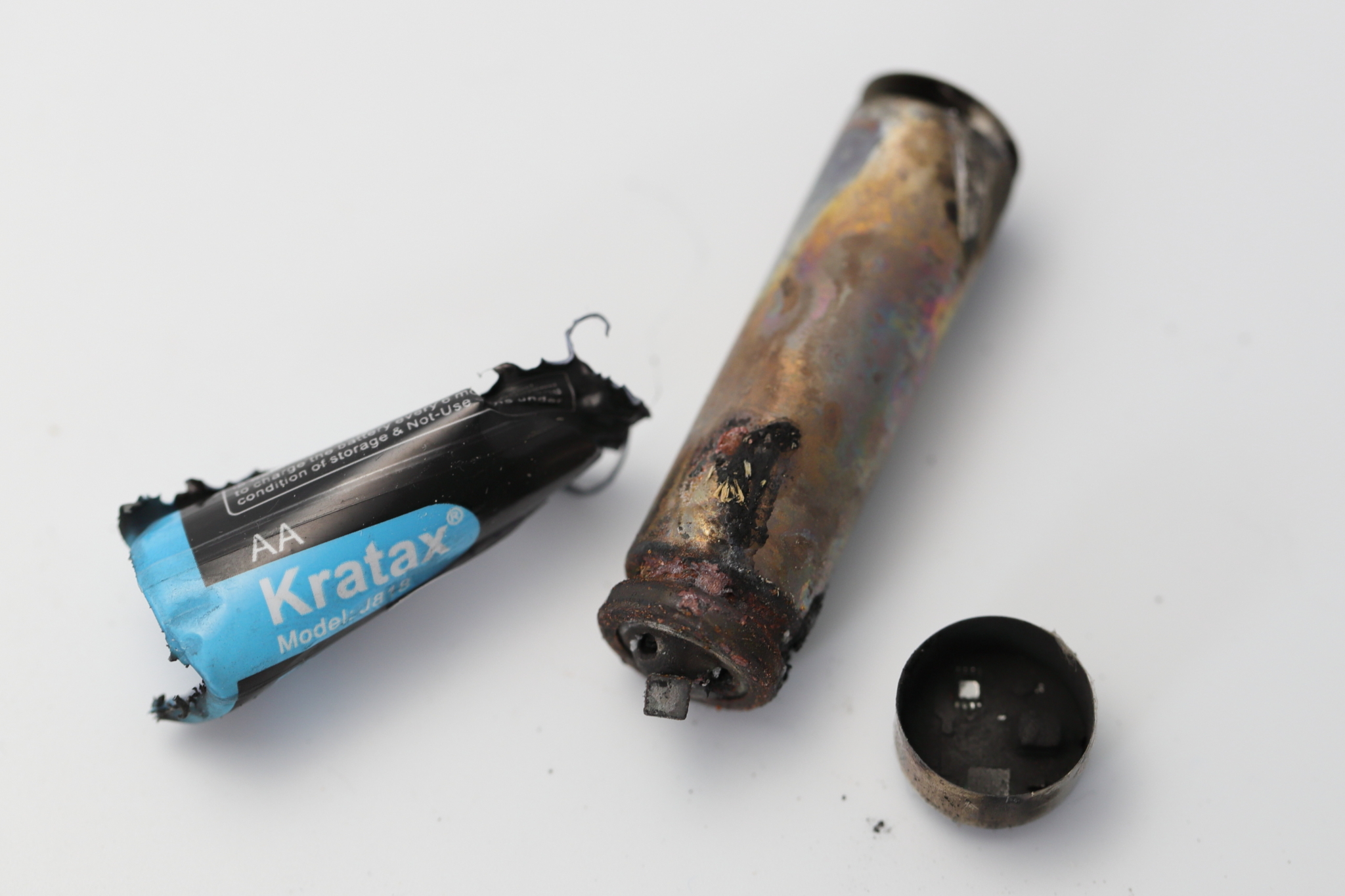 Achtung: 1,5V Lithium Ionen Akku explodiert! - Akkuvergleichstest.de